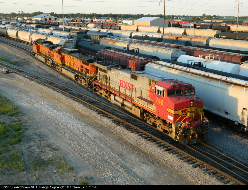 BNSF 746